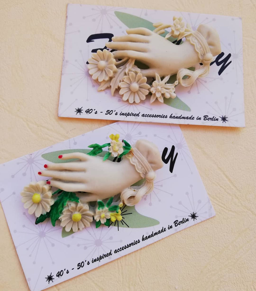 Victorian Hand Brooch – Miss Cecelia Rose